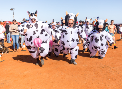 Hundreds Of Revellers Sweep The Outback In Their Undies For Charity Run ...