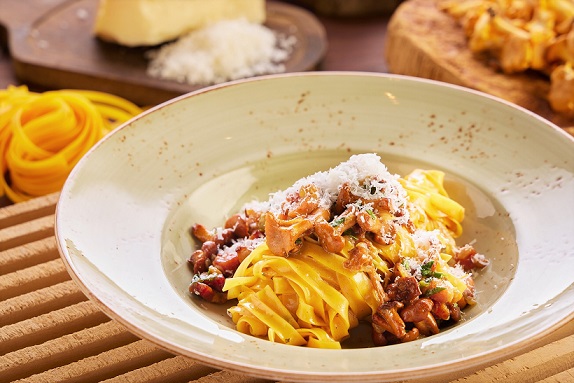 Available every day for lunch and dinner from 6 October to 30 November2022