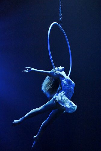 Cirque Éloize Takes Centre Stage: Mesmerising Performances Aboard Sun ...