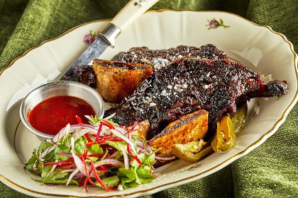 A Vivacious Atmosphere Rooted in Aesthetic Excellence.