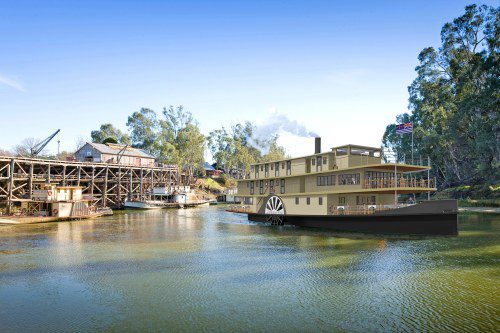 Paddle steamer Emmylou at Echuca Wharf