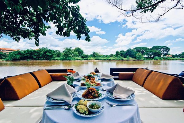 Riverside dining at the Legend